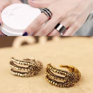 Claw Shaped Ring Gothic Gold And Silver on Luulla