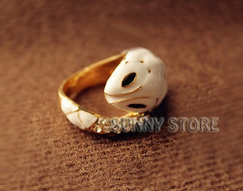 Cute White Snake Rhinestone Design Ring on Luulla