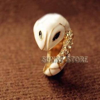 Cute White Snake Rhinestone Design Ring on Luulla